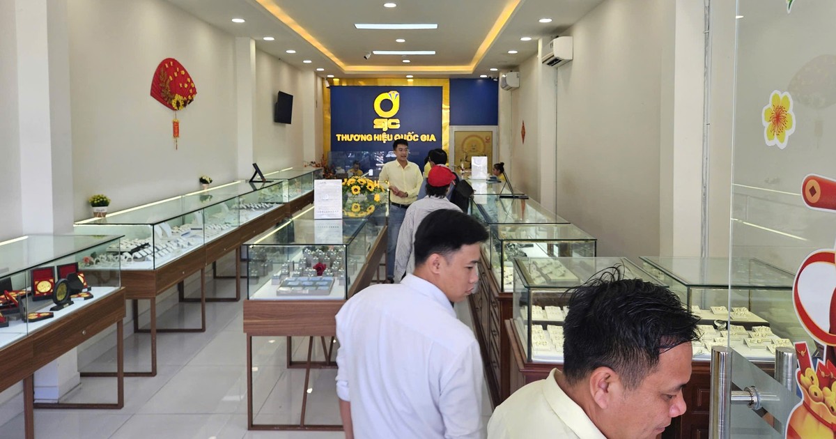 Cửa hàng vàng SJC Đà Nẵng mở lại nhưng chỉ bán vàng nhẫn, trang sức ...
