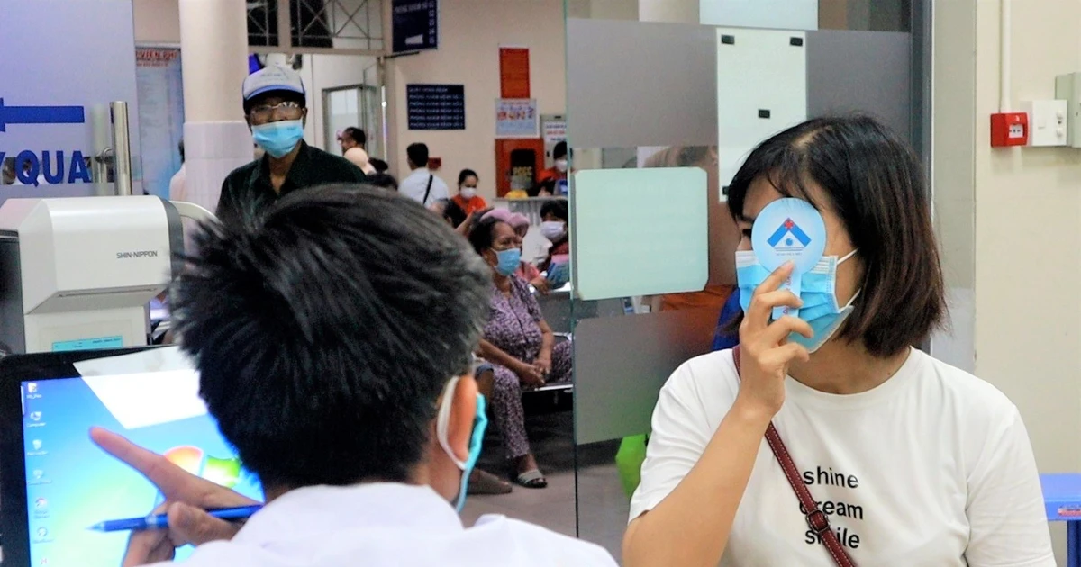 Đeo kính mắt có phòng ngừa được bệnh đau mắt đỏ? | Báo Pháp Luật TP. Hồ ...