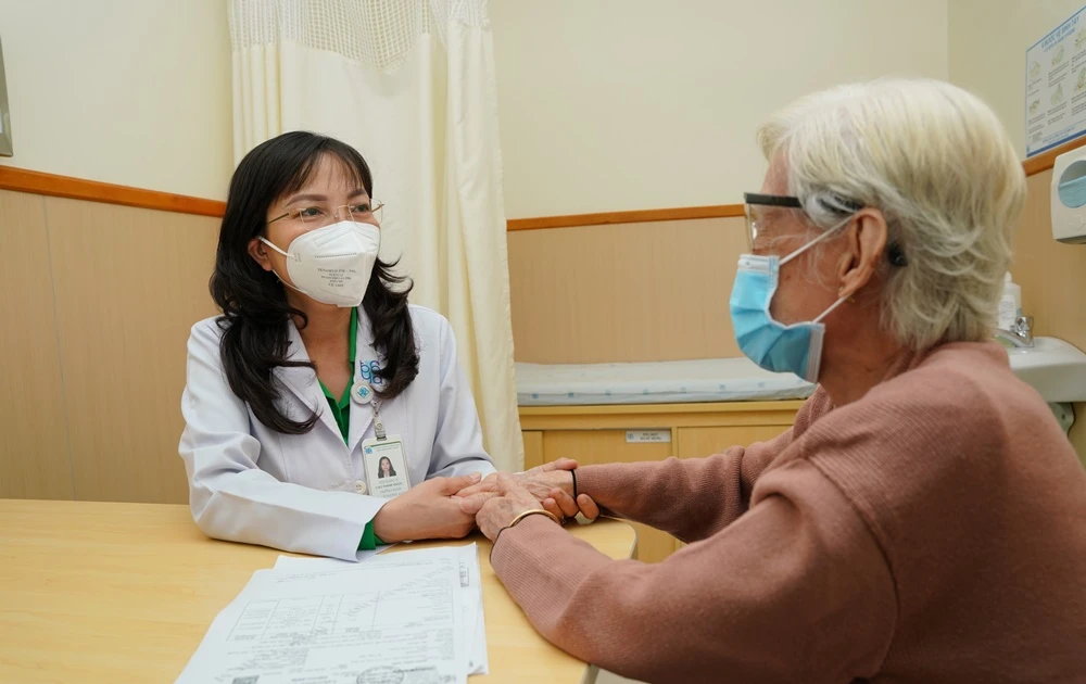 Điều trị loãng xương và những điều cần lưu ý | Báo Pháp Luật TP. Hồ Chí ...