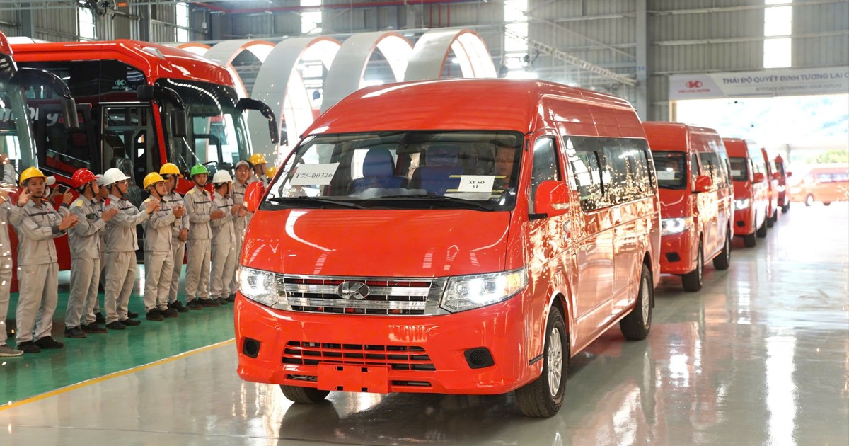 Vừa ra mắt, 100 minibus KIMLONG X9 đầu tiên được bổ sung vào đội xe Phương Trang | Báo Pháp Luật ...