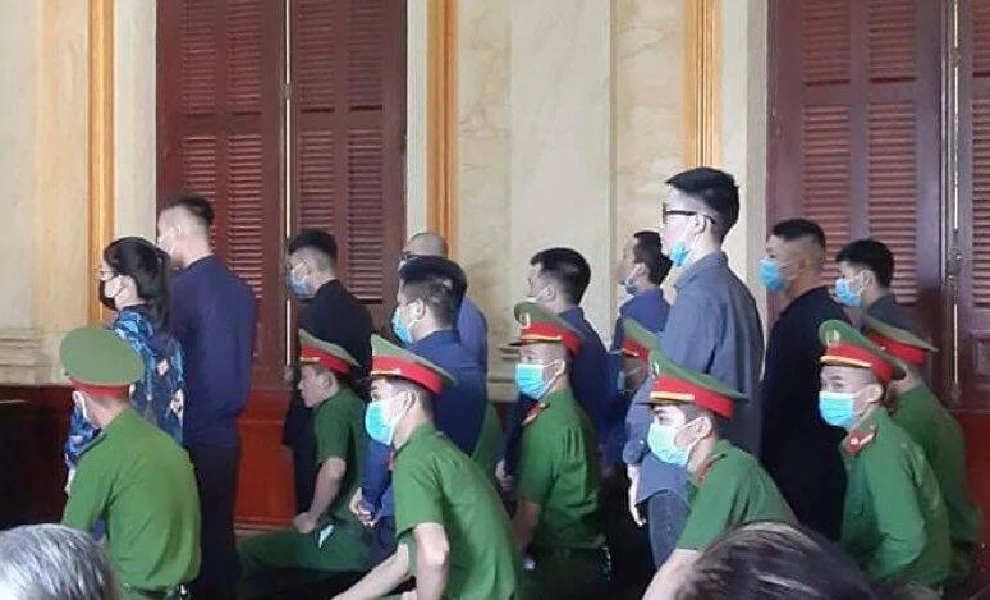 Xử đường dây giả danh công an, VKS, tòa án để lừa đảo | Báo Pháp Luật ...