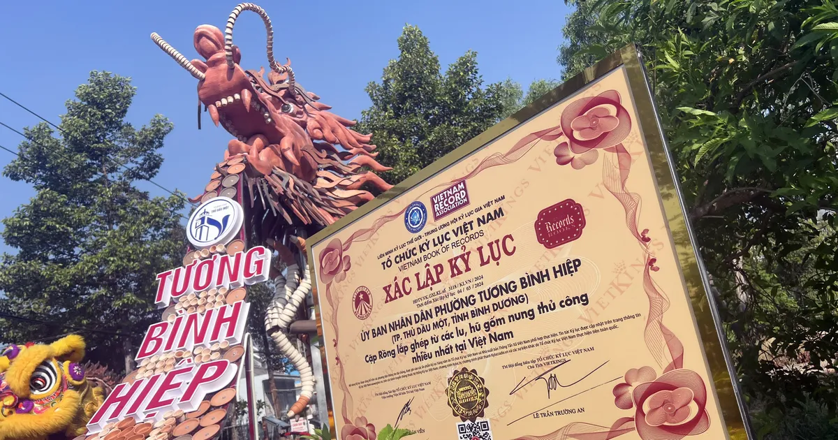 Cặp rồng lu độc đáo ở Bình Dương chính thức nhận Kỷ lục Việt Nam | Báo Pháp Luật TP. Hồ Chí Minh