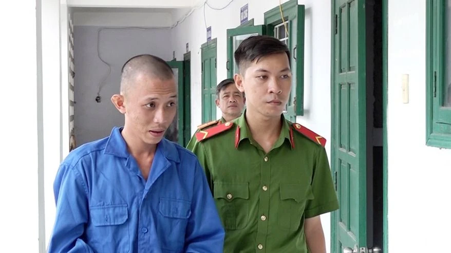 Nhờ xe ôm đóng giả cha ruột để lừa chiếm đoạt mô tô | Báo Pháp Luật TP ...