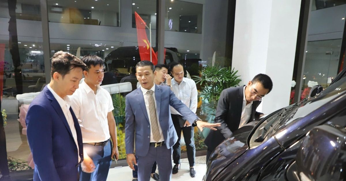 Kim Long Motor Huế khai trương showroom xe thương mại đầu tiên tại TP ...