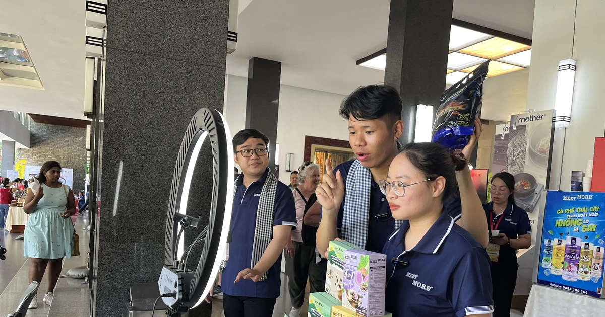 Livestream bán hàng cho Trung Quốc: Đừng chậm chân | Báo Pháp Luật TP ...