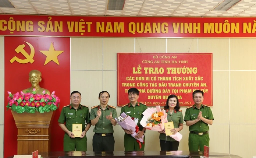 Phá thành công vụ vận chuyển ma túy đặc biệt lớn vào Việt Nam | Báo Pháp Luật TP. Hồ Chí Minh