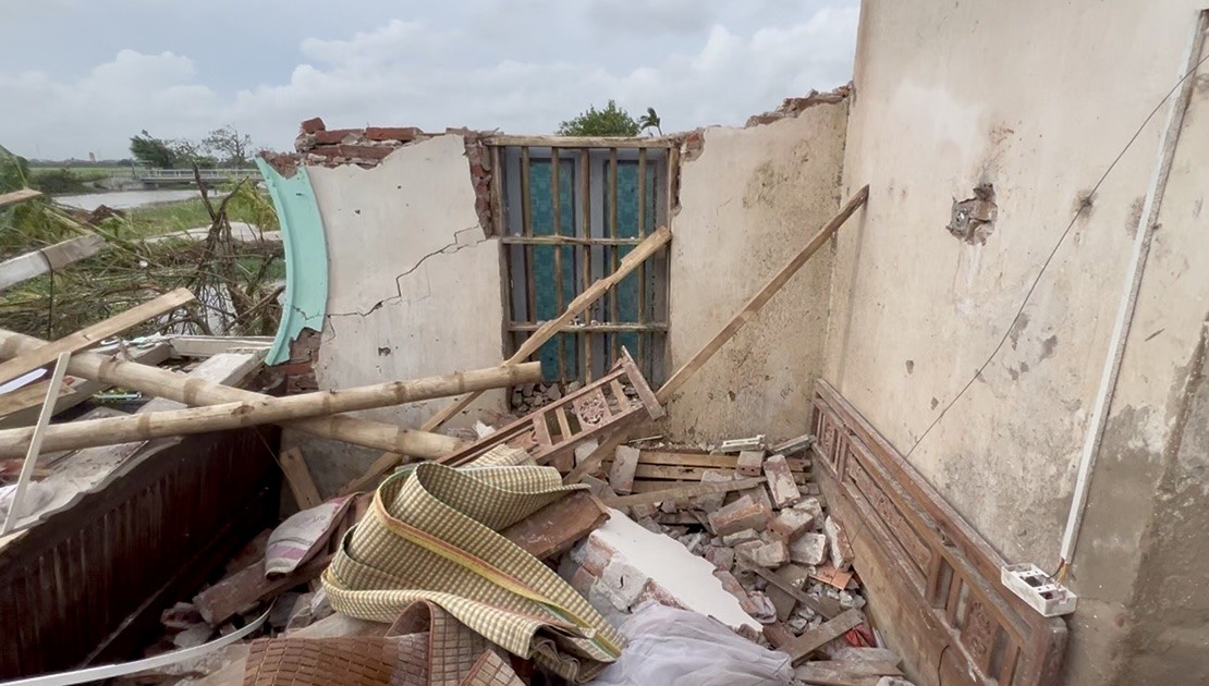 Nhân chứng cơn lốc xoáy ở Ninh Bình: 'Gió rít vài phút, nỗi đau suốt ...