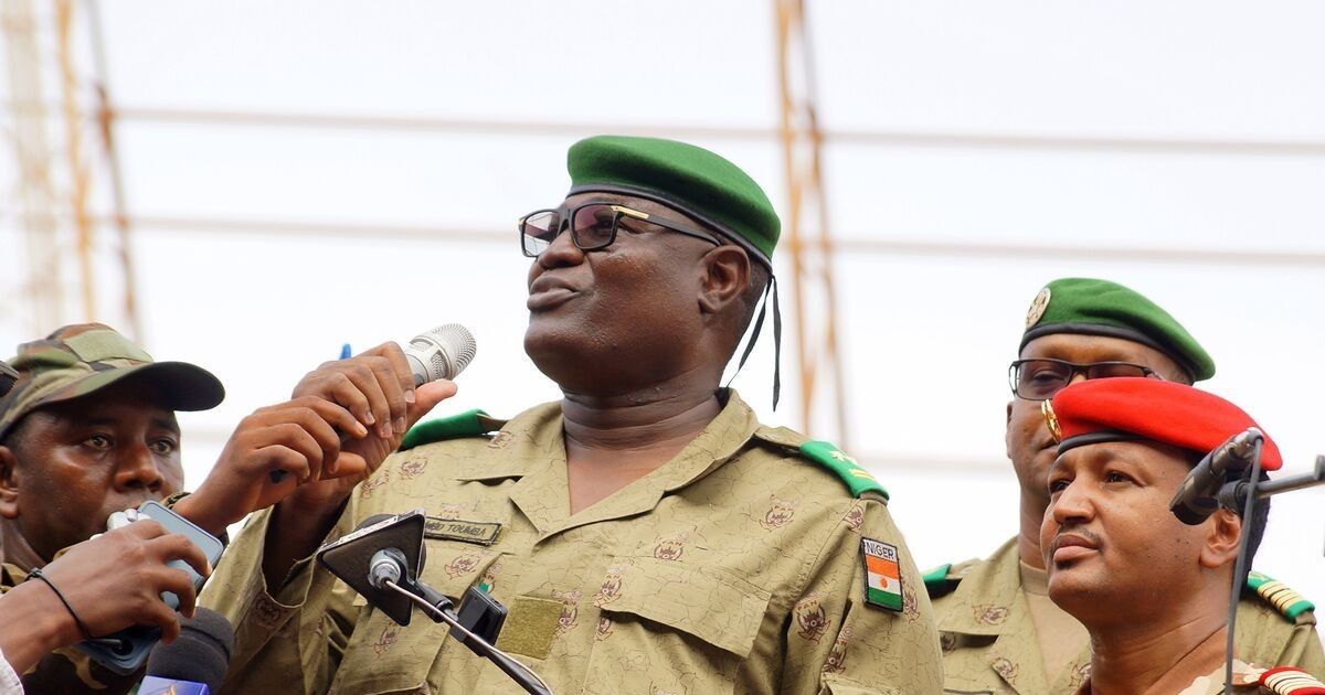 Đảo chính Niger: Qua hạn khôi phục chính phủ dân sự, ECOWAS không dễ ...