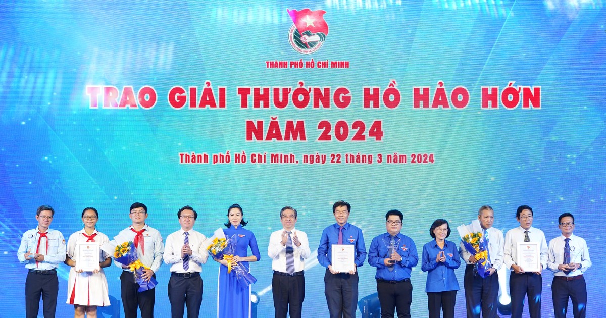 12 tập thể được trao giải thưởng Hồ Hảo Hớn năm 2024 | Báo Pháp Luật TP ...