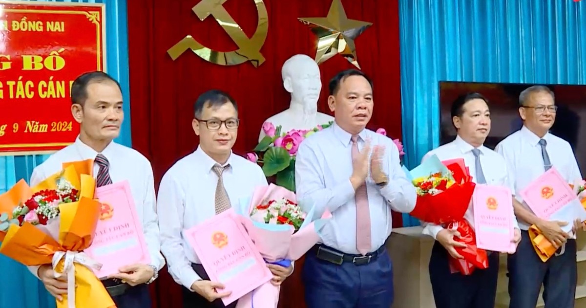 Đồng Nai công bố nhiều quyết định về công tác cán bộ | Báo Pháp Luật TP ...