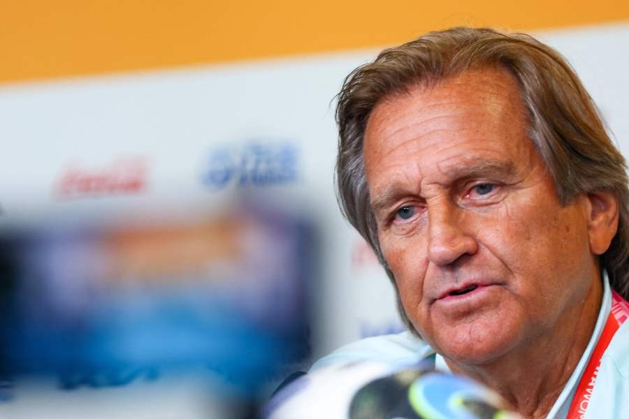 Ông Waldrum chỉ ra niềm tự hào khi thua nhà vô địch châu Âu | Báo Pháp ...