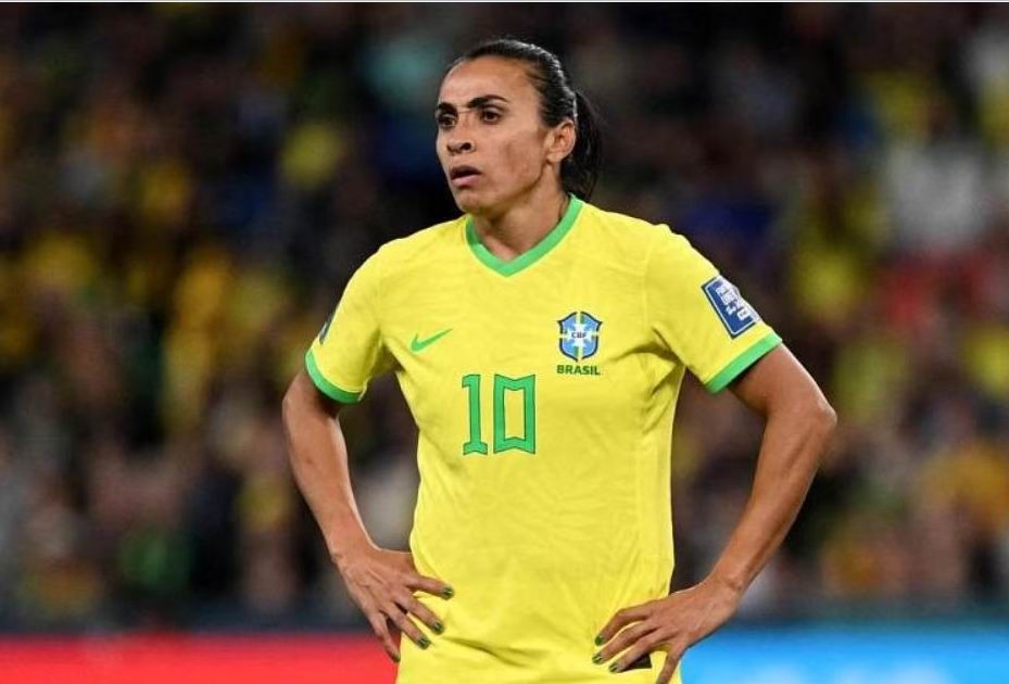 Brazil trao băng C cho "lão bà 38 tuổi" Marta từng dự 6 World Cup, 6 ...