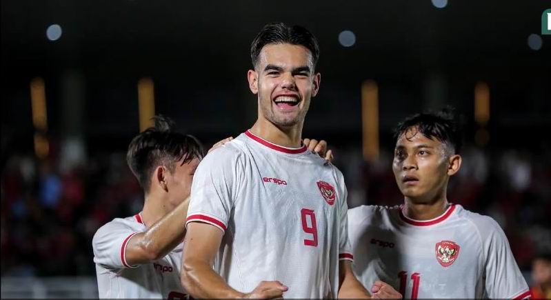 Tiền đạo Jens Raven mới nhập tịch Indonesia đã ghi bàn... "như máy" | Báo Pháp Luật TP. Hồ Chí Minh