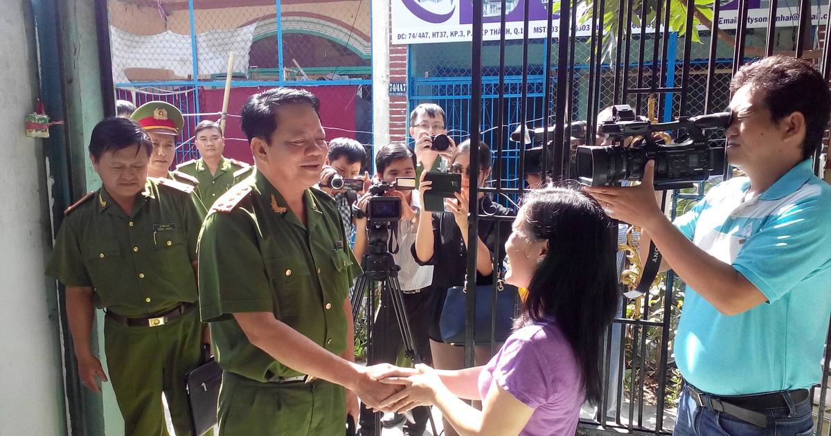 Công an TP.HCM xin lỗi, cấp lại CMND cho hơn 7.000 trường hợp | Báo ...