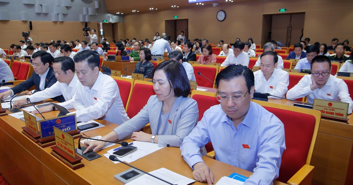 Điều kiện để được tặng danh hiệu Công dân danh dự Thủ đô | Báo Pháp ...