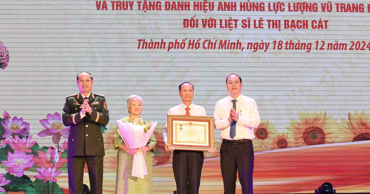 Truy tặng danh hiệu Anh hùng Lực lượng vũ trang nhân dân đối với liệt ...