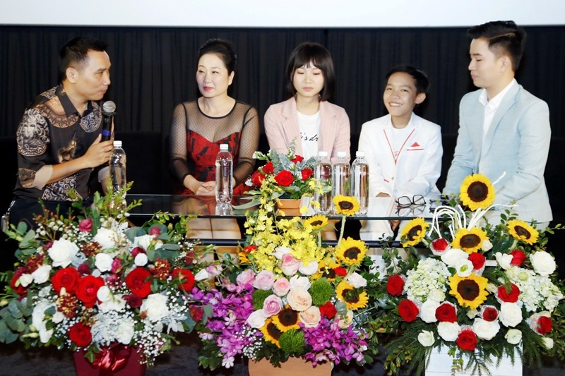 'Chấp chới Sông Lam' dành tặng những người mẹ, phụ nữ Việt Nam | Báo ...