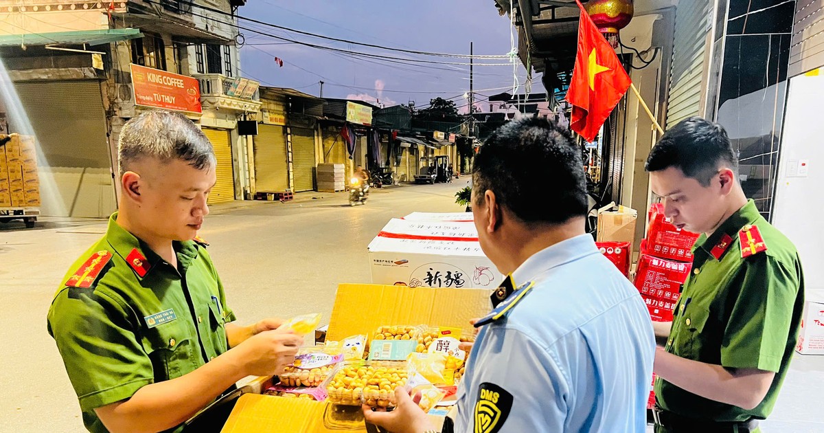 Bị phạt 57 triệu đồng vì bán kẹo, táo đỏ không rõ nguồn gốc | Báo Pháp ...
