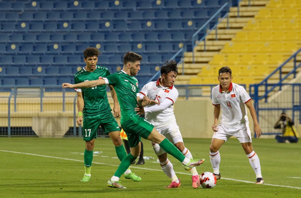 HLV Troussier nói gì về 2 thẻ đỏ, 3 bàn thua của U-23 Việt Nam? | Báo Pháp Luật TP. Hồ Chí Minh