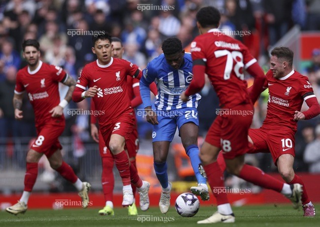 CLB Man United lấp khoảng trống giữa sân bằng 2 ngôi sao mới | Báo Pháp ...