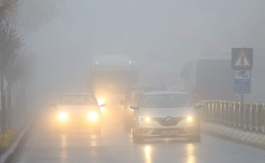 Cách sử dụng đèn sương mù an toàn trong thời tiết xấu | Báo Pháp Luật ...