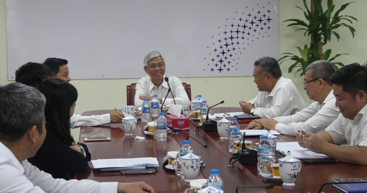 Phó Chủ tịch UBND TP.HCM Võ Văn Hoan thăm và làm việc với ngành điện TP ...