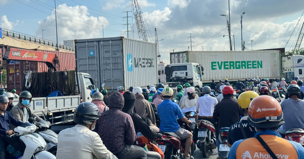 TP.HCM sẽ phân làn đường, tổ chức giao thông khu vực cảng Cát Lái | Báo ...