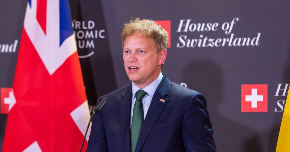 Anh thay bộ trưởng quốc phòng bằng một nhân vật 'đa năng' | Báo Pháp ...