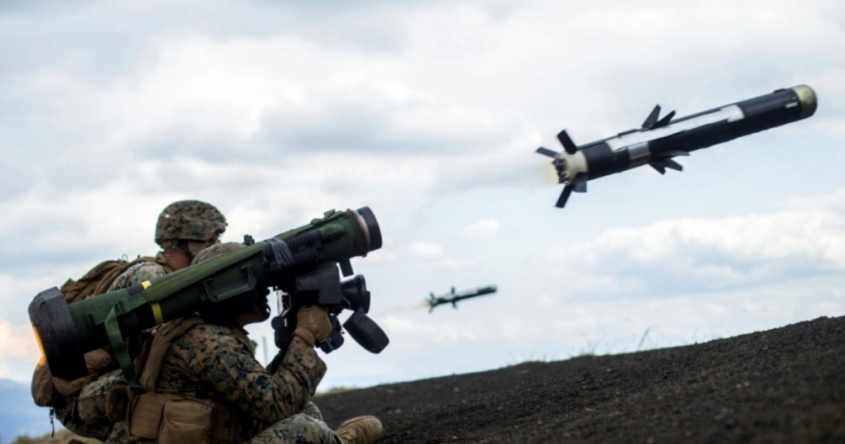 VIDEO: Tên lửa chống tăng Javelin của Ukraine bắn cháy xe tăng Nga ...