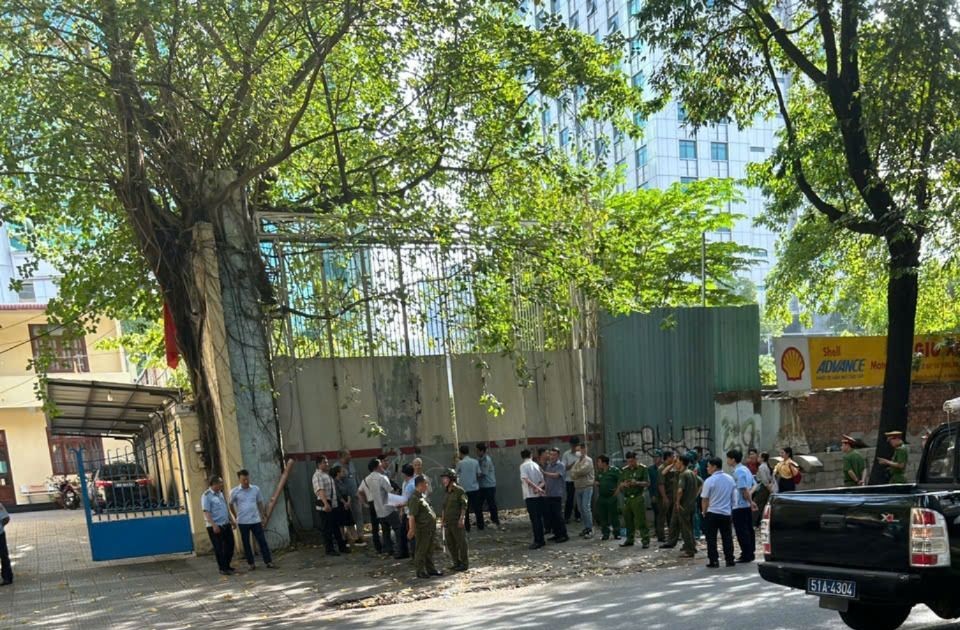 Cưỡng chế thu hồi khu 'đất vàng' số 33 Nguyễn Du và 34, 36, 42 Chu Mạnh ...