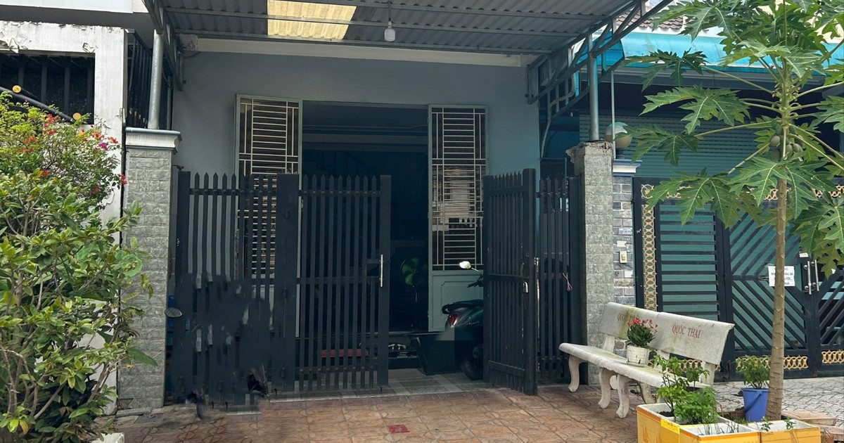 Cụ bà 81 tuổi mất nhà sau khi nhờ dịch vụ làm giấy tờ đất | Báo Pháp ...