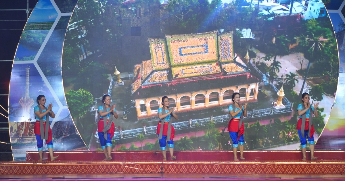 Về Ao Bà Om xem đêm Lễ hội Ok Om Bok | Báo Pháp Luật TP. Hồ Chí Minh