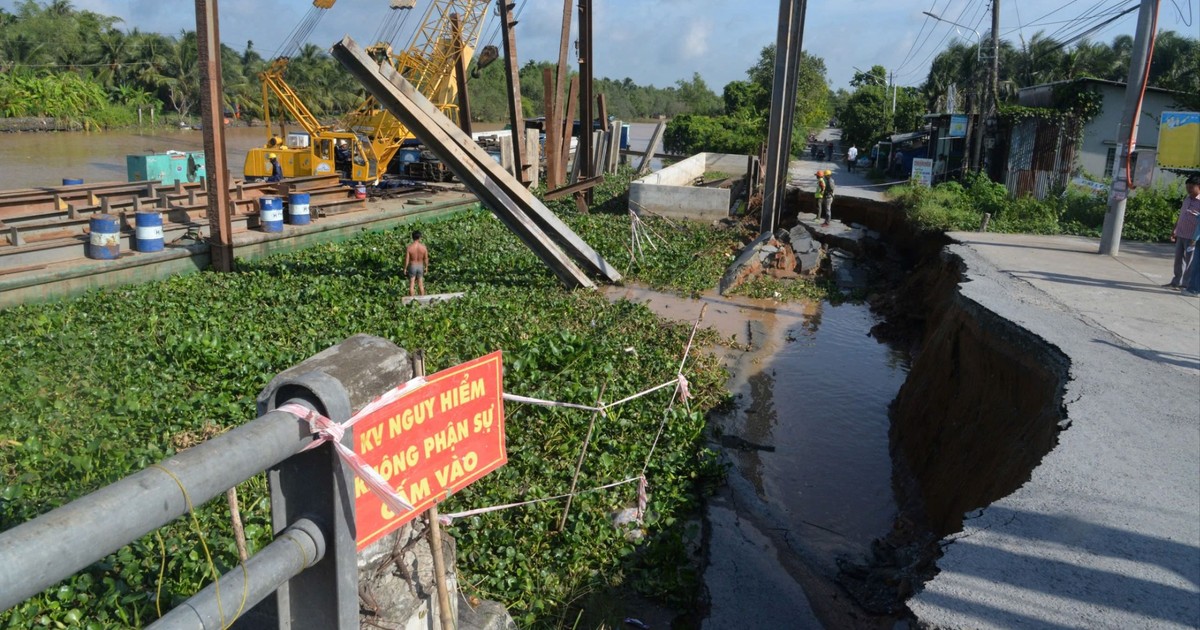 Khẩn trương khắc phục sạt lở tại cầu Kinh Xáng Cụt, Đồng Tháp | Báo Pháp Luật TP. Hồ Chí Minh