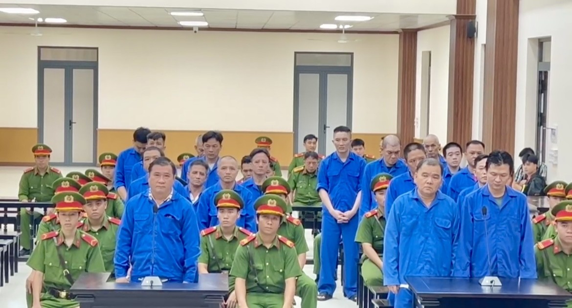 An Giang: Tuyên án 'Hiếu Xì Po' cùng 18 đồng phạm tổ chức đánh bạc ...