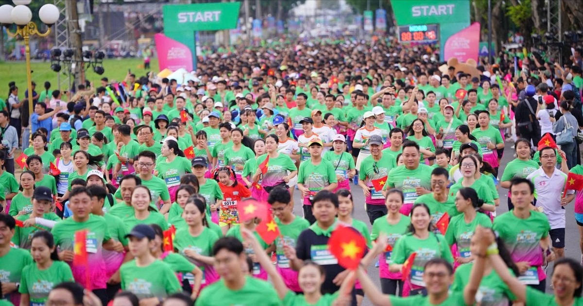 Hơn 12.000 vận động viên tham gia giải VPBank Đất Sen Hồng Music ...