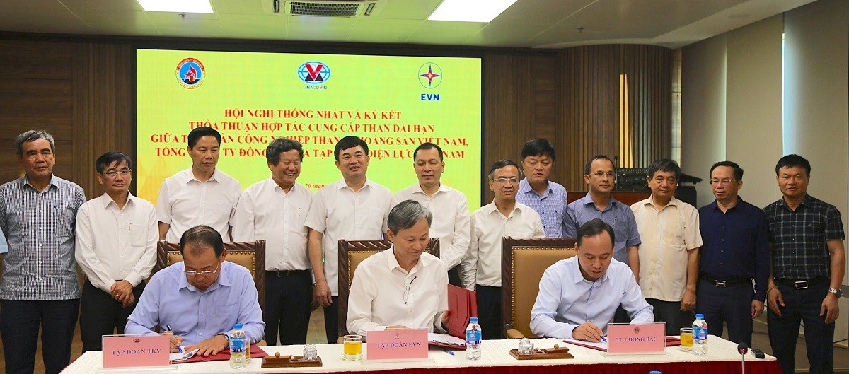 TKV và Đông Bắc ký hợp tác cung cấp than dài hạn với EVN | Báo Pháp ...