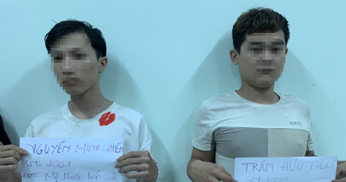 Công an giải cứu thanh niên bị nhốt trong phòng trọ do nợ tiền | Báo Pháp Luật TP. Hồ Chí Minh