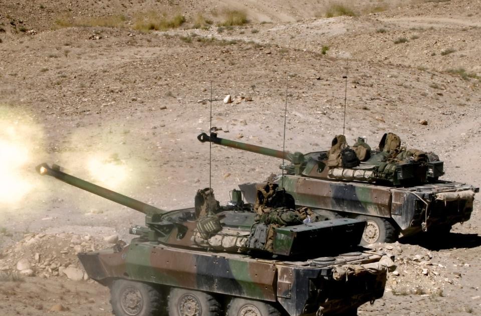 Nhiều câu hỏi đặt ra nếu Pháp gửi xe chiến đấu AMX-10P đã ngưng sử dụng ...