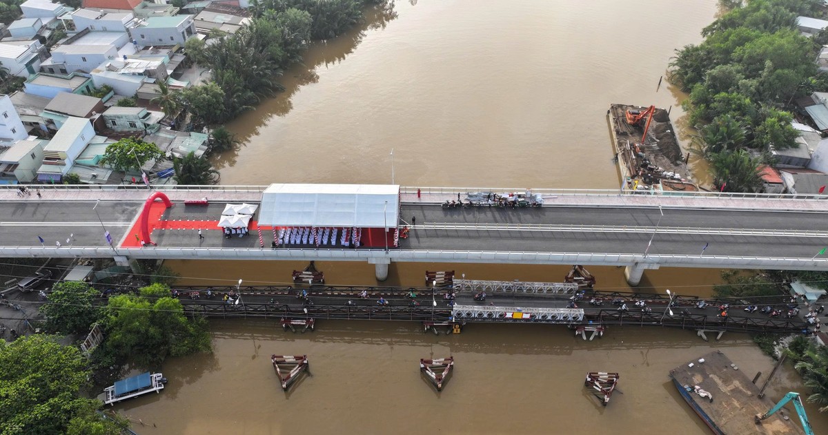 TP.HCM đang tháo dỡ cầu Long Kiểng cũ, hạn chế phương tiện đưởng thủy ...