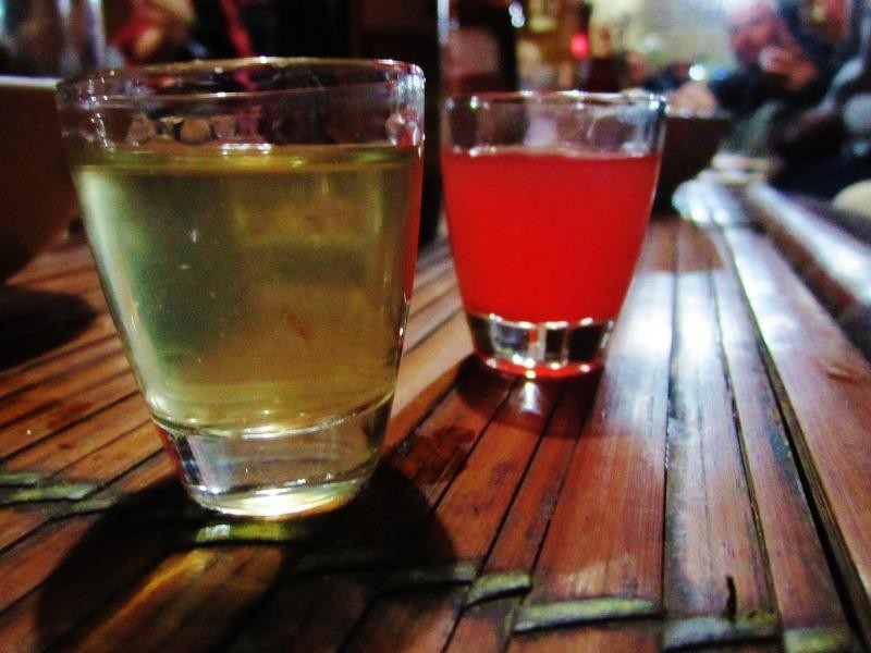 Uống rượu pha máu động vật liệu có an toàn? | Báo Pháp Luật TP. Hồ Chí Minh