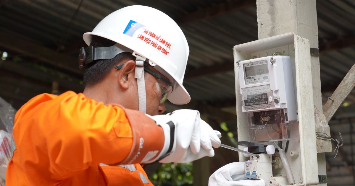 Người công nhân yêu nghề và say mê sáng kiến | Báo Pháp Luật TP. Hồ Chí ...