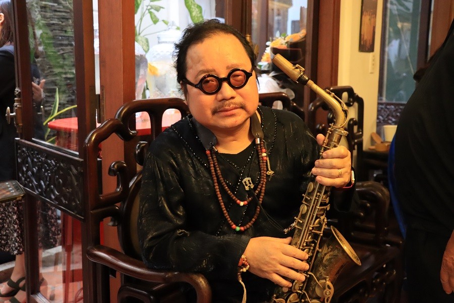 Nghệ sĩ Trần Mạnh Tuấn: "Hạnh phúc khi có thể thổi Saxophone 'phục vụ' anh Trịnh Công Sơn" | Báo ...