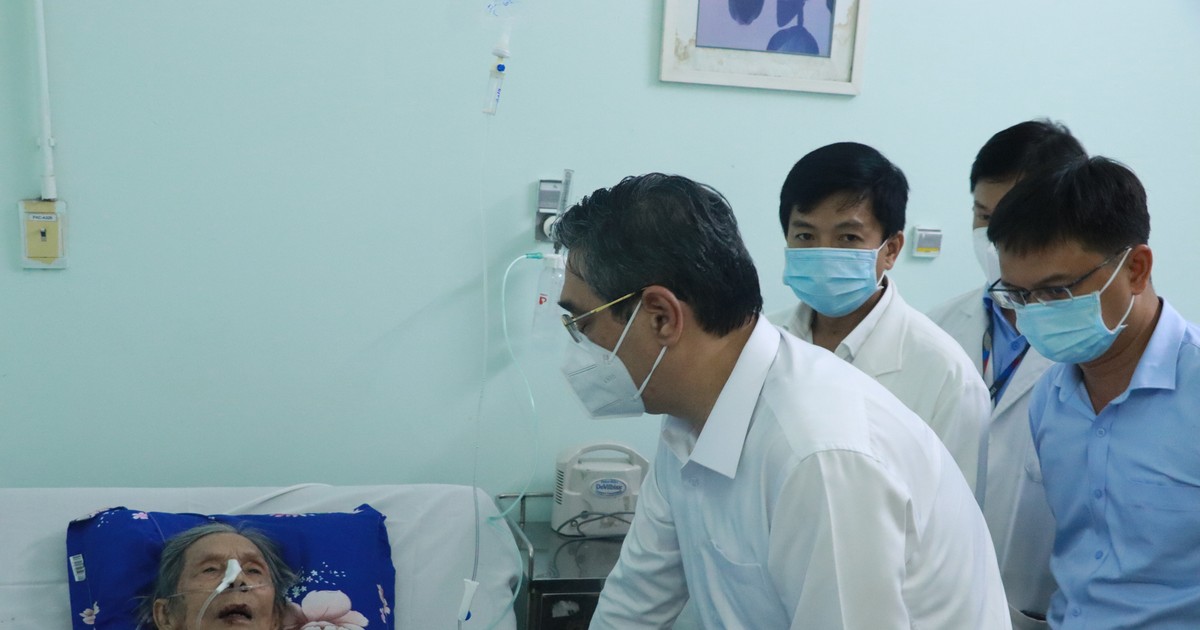 Lãnh đạo TP.HCM thăm hỏi nhạc sĩ Lư Nhất Vũ tại Bệnh viện Nhân dân 115 | Báo Pháp Luật TP. Hồ ...