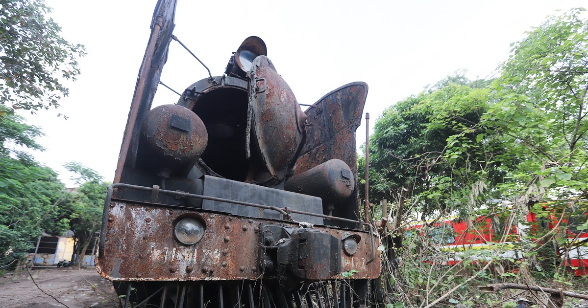 Cận cảnh đầu máy xe lửa hơi nước Tự Lực sắp được đưa ra trưng bày triển ...