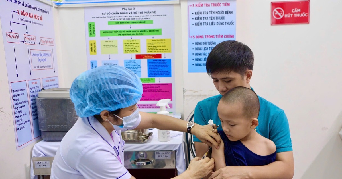 Ngày đầu tiên TP.HCM thực hiện chiến dịch tiêm vaccine sởi | Báo Pháp Luật TP. Hồ Chí Minh