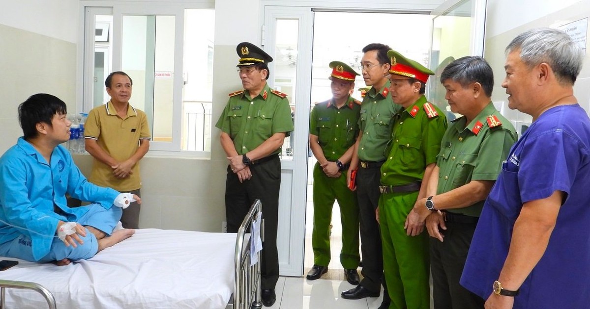 Vào nhà thờ quậy phá rồi dùng dao đâm hai cán bộ công an | Báo Pháp ...