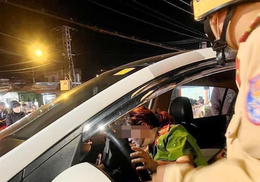 Công an Gia Lai kỷ luật giáng chức nữ thiếu tá say xỉn lái ô tô gây tai ...