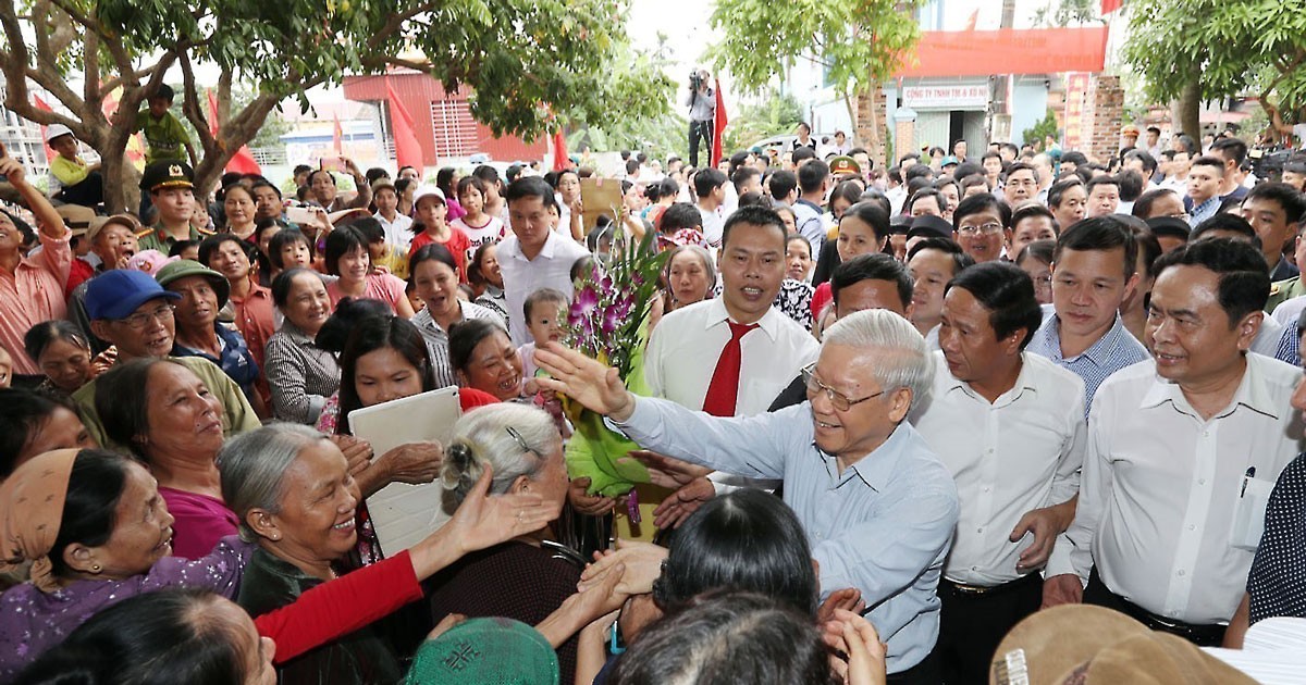Phải luôn đặt lợi ích của đất nước, nhân dân lên trên hết | Báo Pháp ...