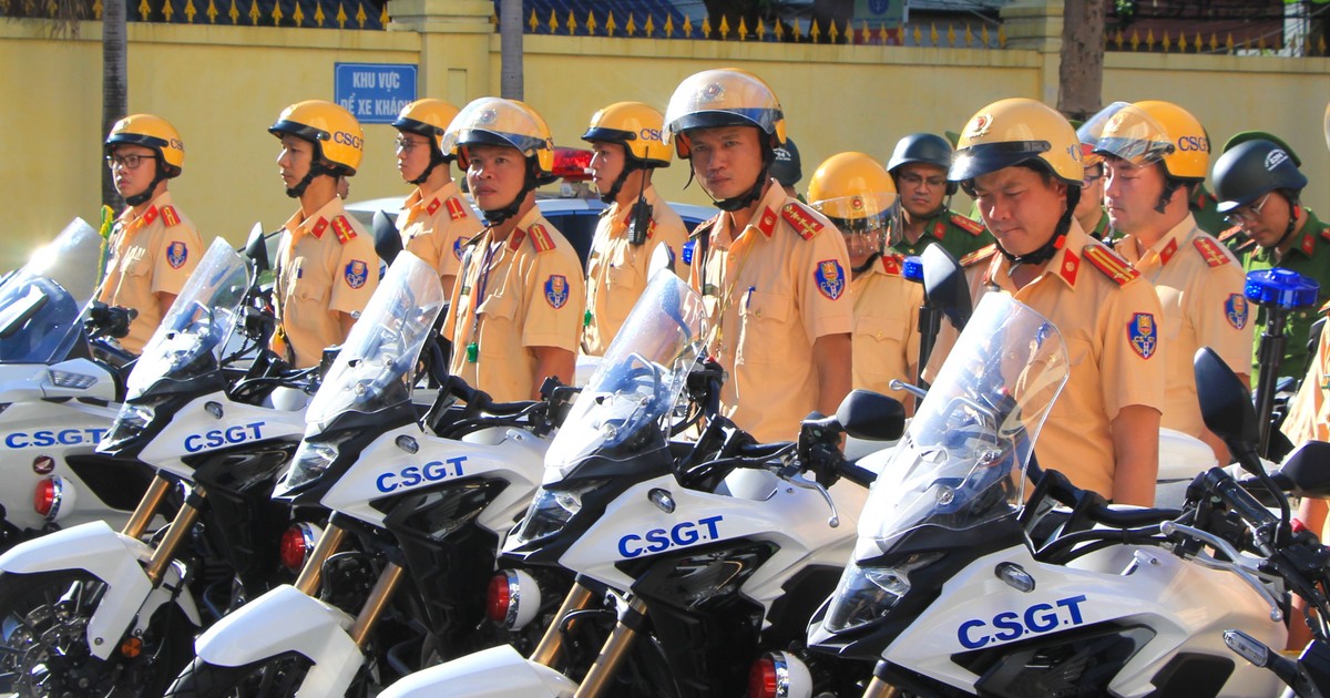 Chủ tịch quận, huyện cùng bàn cách hỗ trợ CSGT cấp xã, phường | Báo ...