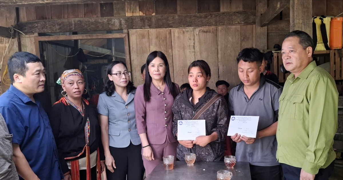 2 anh em ruột tử vong do trụ cổng trường đổ đè trúng | Báo Pháp Luật TP ...